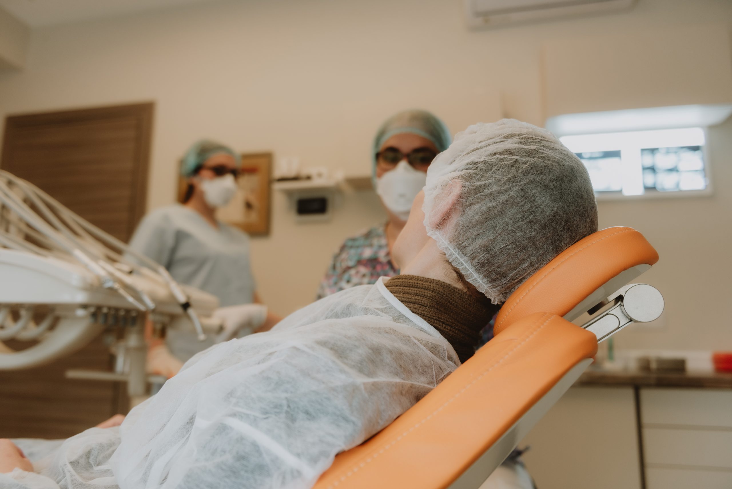 Despre Noi – DENTAL CORNER